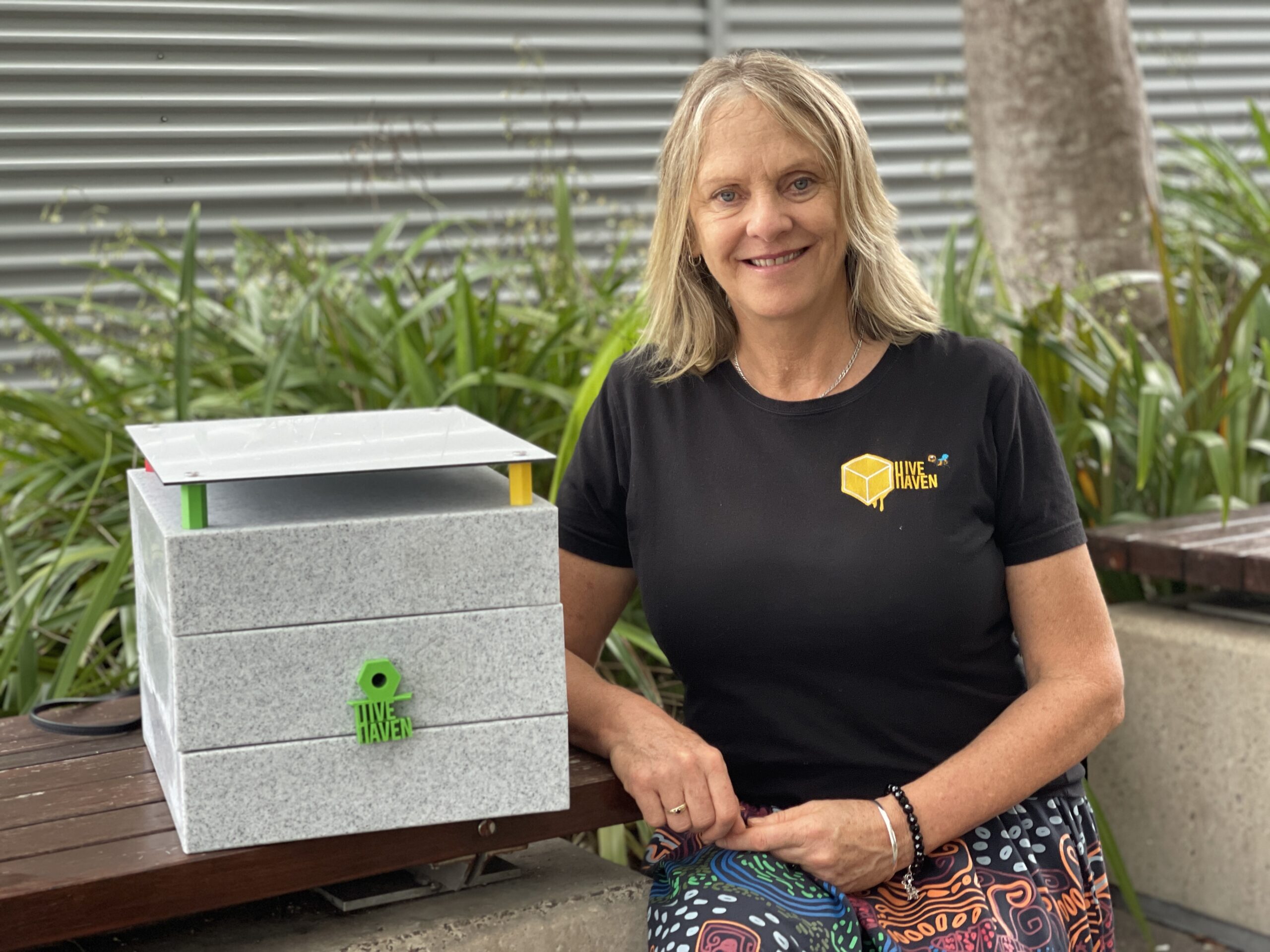 Hive Haven V10 OATH hybrid native stingless bee hive | AgriFutures ...